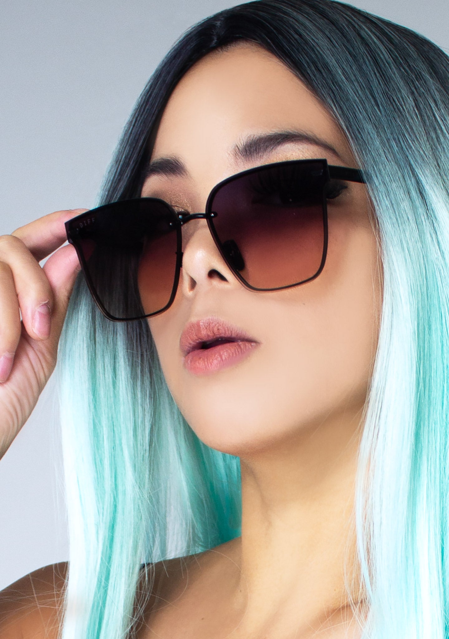 DIFF Eyewear Bella V Sunglasses in Matte Black/Twilight | LASR – LA ...